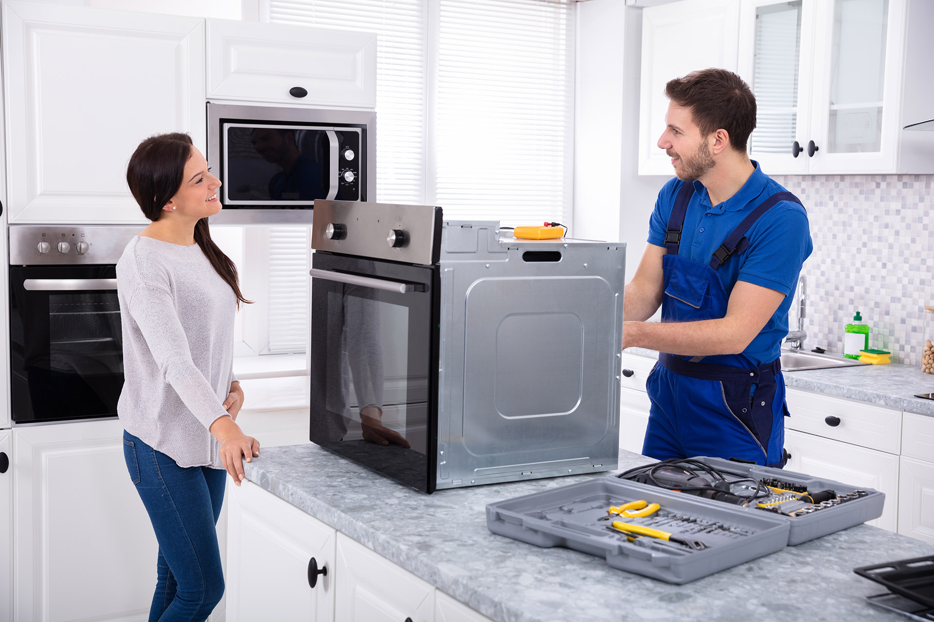10 Common Signs You Need Oven Repair And What They Mean - My Appliance ...
